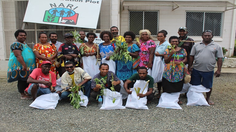 Madang farmers tour NARI – The National Agriculture Research Institute ...